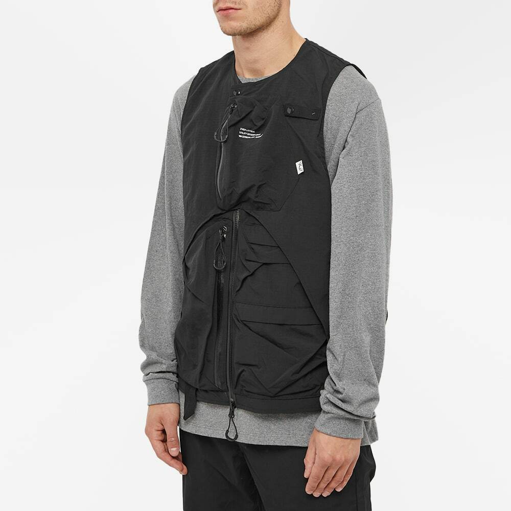CMF Comfy Outdoor Garment Men's Overlay Vest in Black CMF Comfy Outdoor ...
