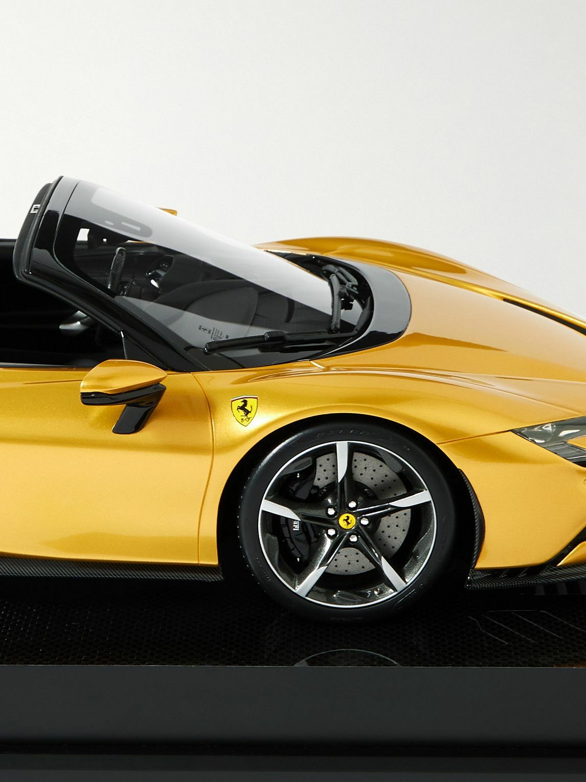 Amalgam Collection - Ferrari SF90 Spider Limited Edition 1:8 Model Car ...