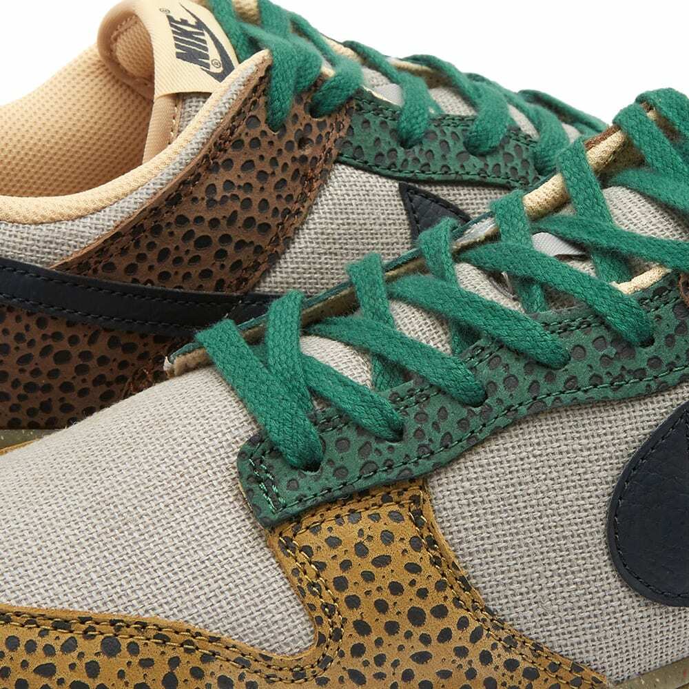 Nike Men's Dunk Low Sneakers in Cacao Wow/Off Noir Nike