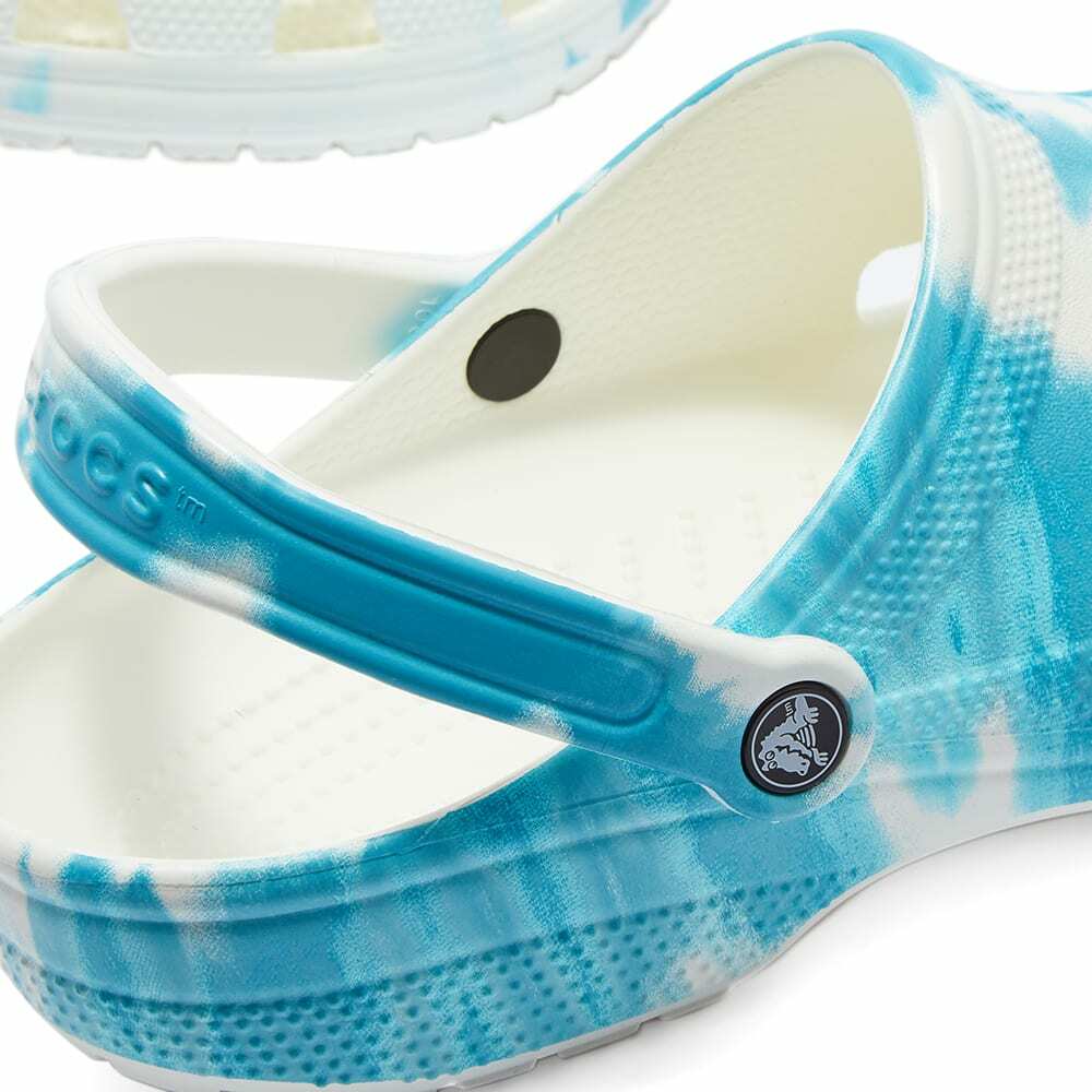 Crocs Classic Tie Dye Graphic Clog in Digital Aqua Crocs