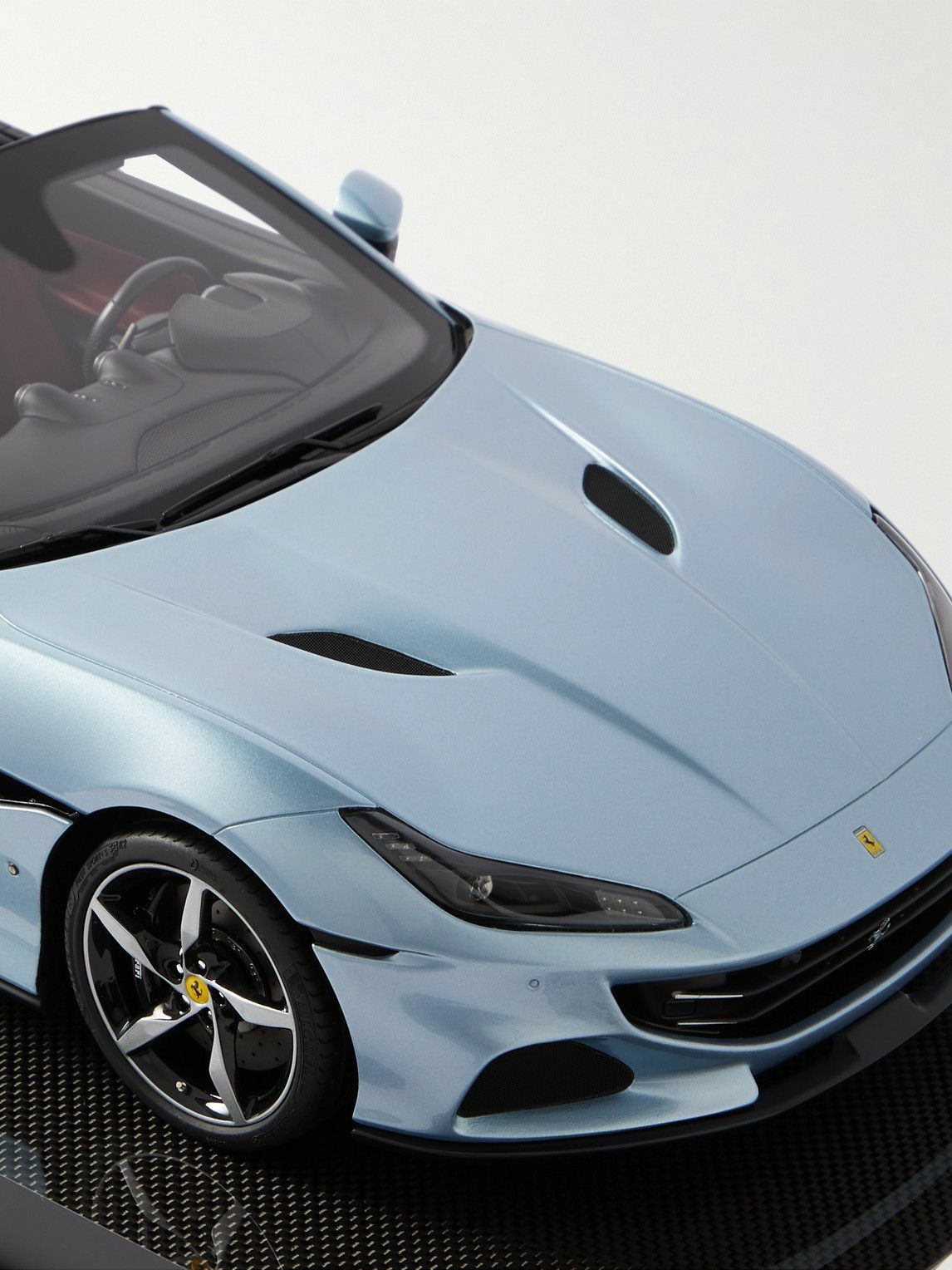 Amalgam Collection - Ferrari Portofino M 1:12 Model Car Amalgam Collection