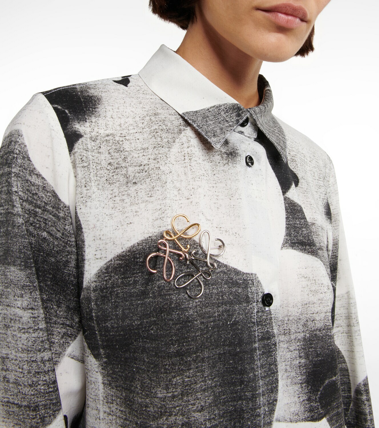 Loewe - Anagram brooch Loewe