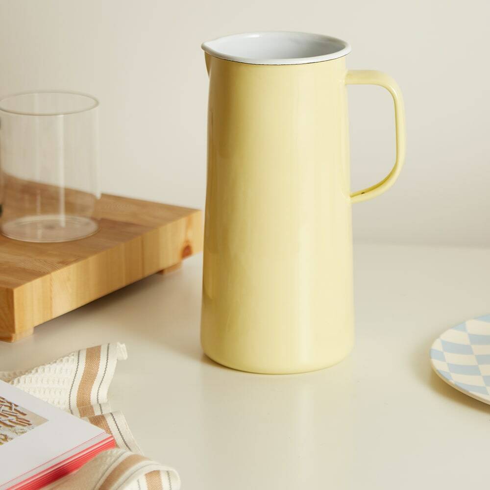 Falcon Enamelware 3 Pint Jug in Buttermilk Falcon Enamelware