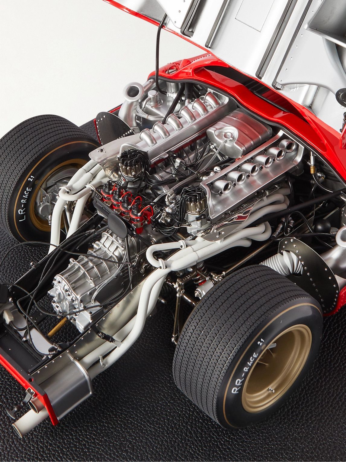 Amalgam Collection - Ferrari 330 P4 LeMans (1967) 1:8 Model Car Amalgam ...