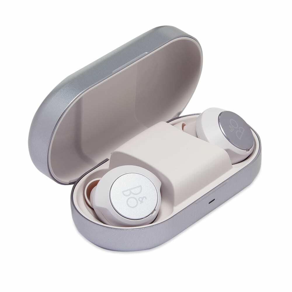 Bang & Olufsen Beoplay EQ Earphones in Nordic Ice Bang & Olufsen