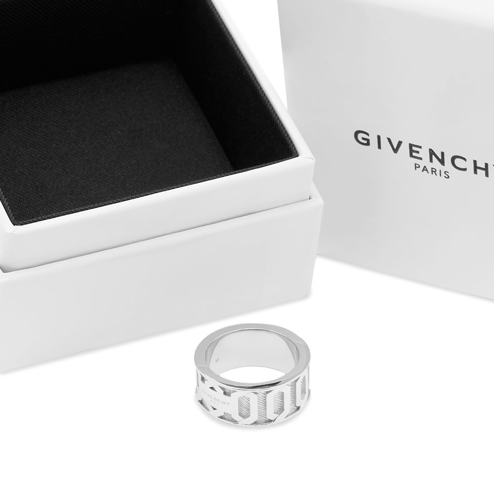 Givenchy Large Engraved Chain Ring Givenchy