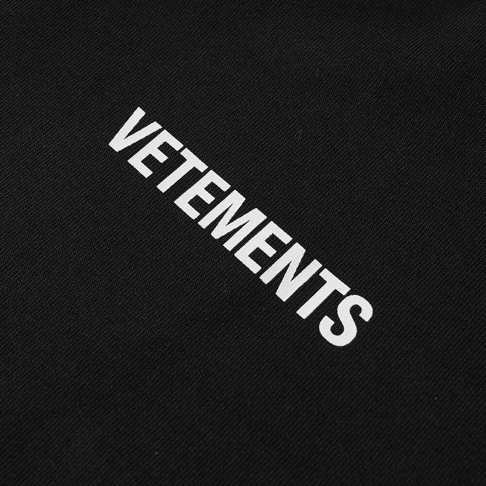 VETEMENTS Men's Long Sleeve Logo Label T-Shirt in Black/White Vetements