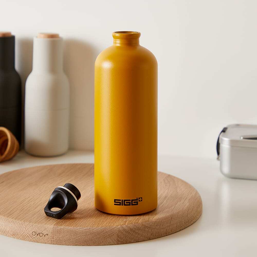 SIGG Traveller Bottle 1L in Mustard Touch Sigg